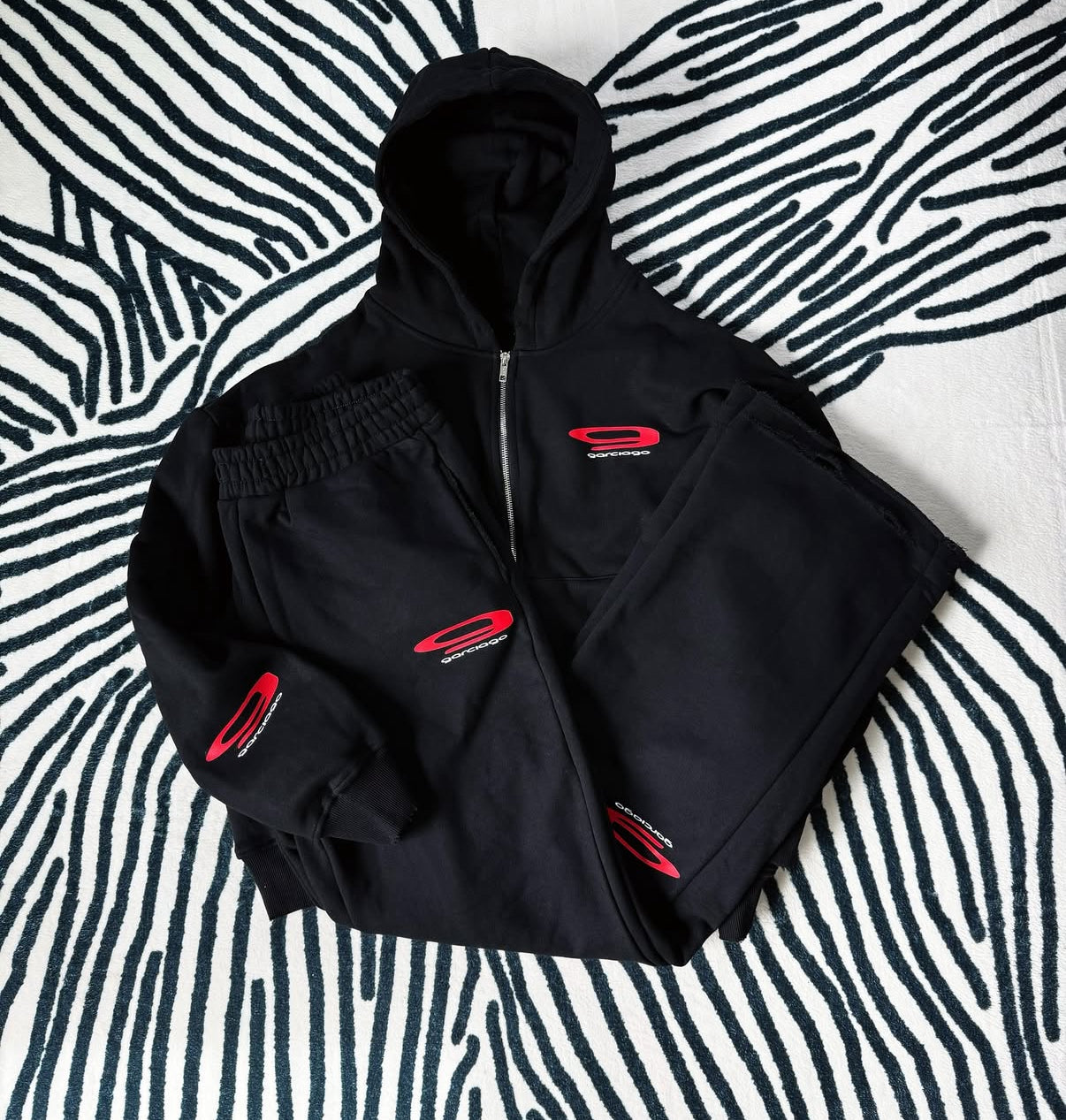 Crimson Set – Milo